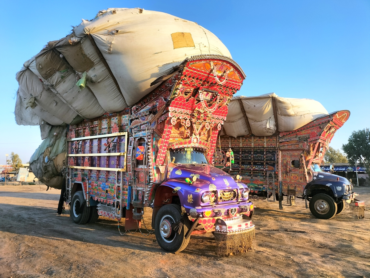 trucks with wheet bran - 93 Travellers Pakistan